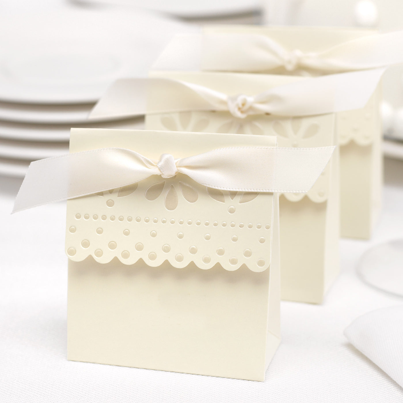 Personalized Scalloped Wedding Favor Boxes (Pack of 25) – Butter Be Mine